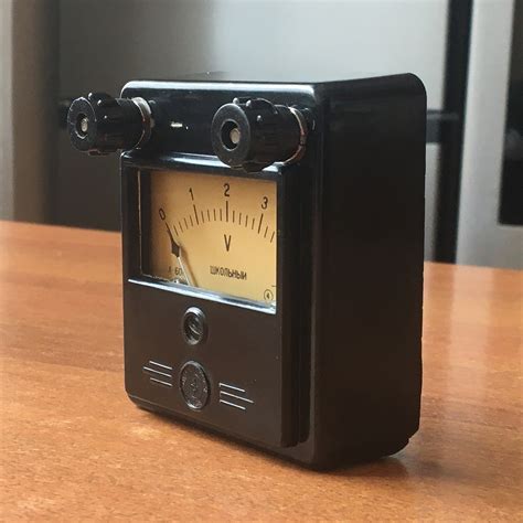 1960 Voltmeter Laboratory Vintage Analog Meters Bakelite Case