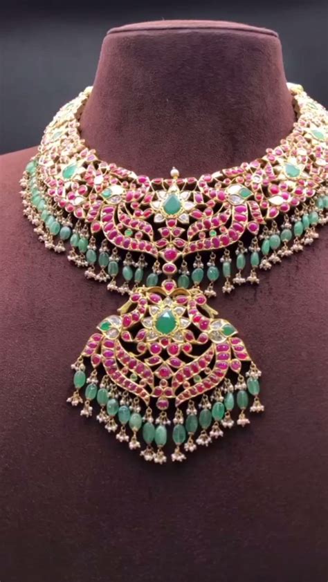 Pin By Chitra Sri On Jewllery Antique Gold Jewelry Indian Gold Necklace Indian Bridal Jewelry