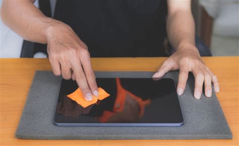How To Clean Your IPad Screen The Right Way Hygadget