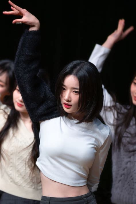 트리플에스 Triples 유연 2024 연예인 패션 가수