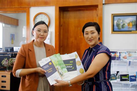 Жендэрийн үндэсний хорооноос эрхлэн гаргадаг 80 гаруй хэвлэмэл бүтээгдэхүүнийг Парламентын номын