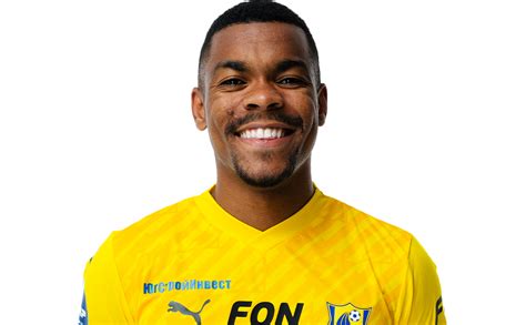 Футболист «Ростова Роналдо рассказал что Карпин изменил его жизнь — новость на Yarach Новостях