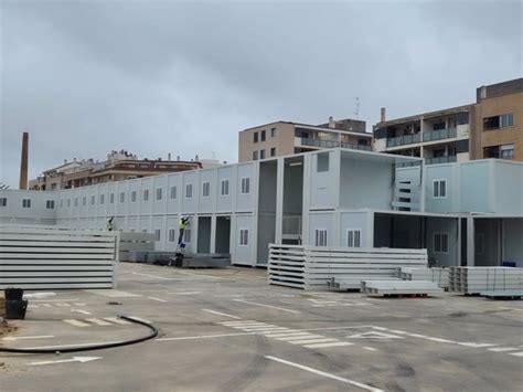 Educació supervisa la installació d aules prefabricades per a alumnat de centres afectats per