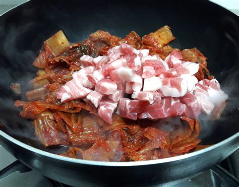돼지고기 김치 볶음