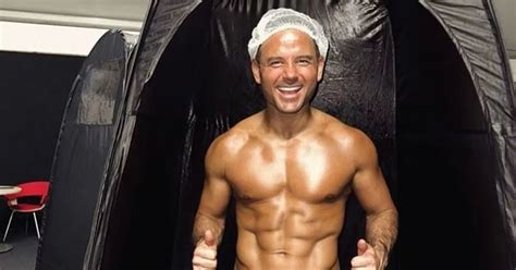 Dancing On Ices Ryan Thomas Shows Off ‘gorgeous Six Pack As Celebrity
