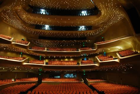 Solve Guangzhou Opera House Guangzhou — China Jigsaw Puzzle Online