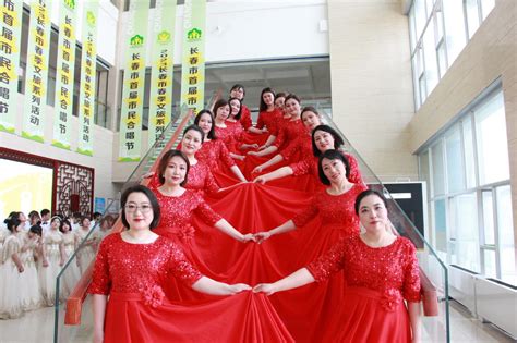 唱响春天我校梦之帆秋枫合唱团参加2023长春市首届市民合唱节比赛展演长春工业大学人文信息学院