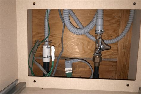 ビルトイン食洗器の交換方法｜キッチンのプロが教えるdiyの手順 Makit（メキット）by Diy Factory