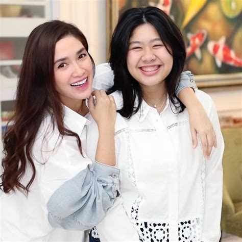 11 Potret Terbaru Amel Putri Sulung Ussy Sulistiawaty Yang Ternyata