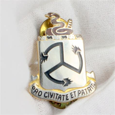 Memorabilia Us Ww2 2nd Ada Air Defense Artillery Unit Crest Fidus Ultra