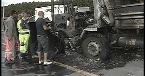 G1 Casal Morre Na Br 116 Após Moto Bater Contra Caminhão E Incendiar