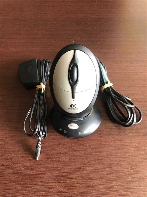 Беспроводная компьютерная мышь Logitech с зарядной станцией 160 грн