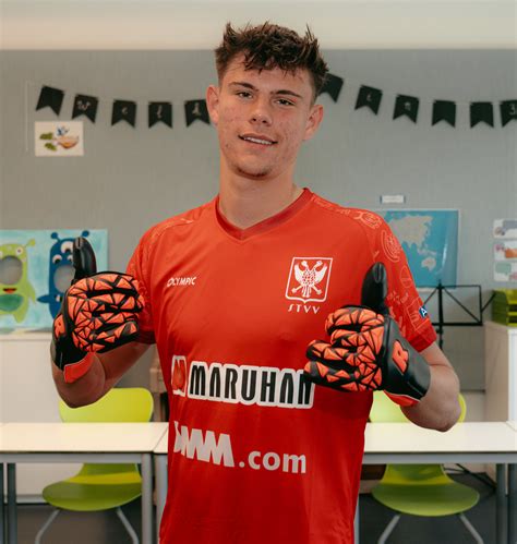 Official Game Jersey Stvv Red 2023 2024 2023 2024 シント＝トロイデン Vv 公式 Gk