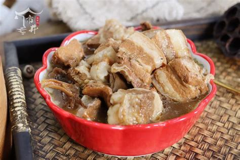 炖五花肉，牢记“一烧二焯水”，只用3样料，肉浓香软烂肥而不腻 知乎