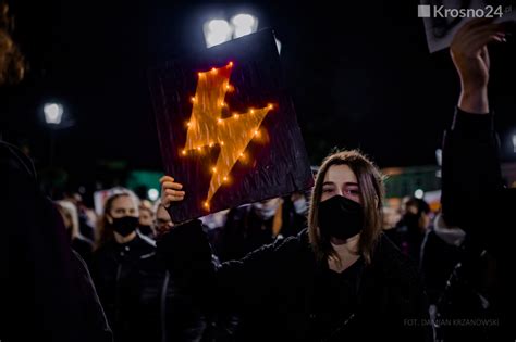 Kolejny Protest Przeciwko Zakazowi Aborcji