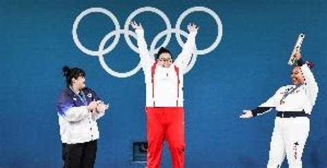 李雯雯：中国第40枚金牌被我拿到啦 感谢国家和教练对我的帮助腾讯新闻