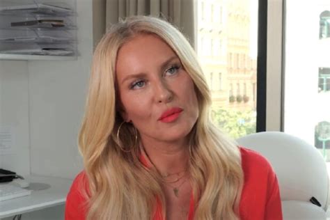 Jak vypadá sestra Simony Krainové v letech Jsou li si sestry podobné fakta today