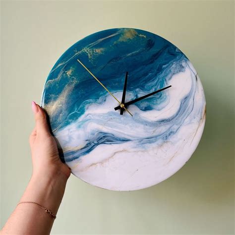Часы интерьерные настенные Синее море из эпоксидной смолы заказать на Ярмарке Мастеров