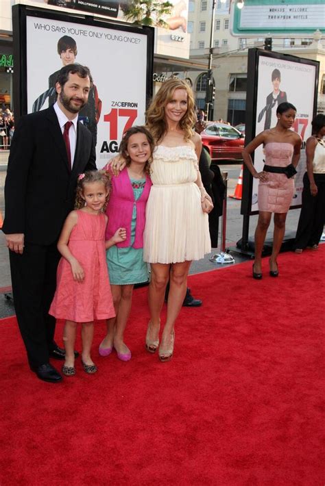 Leslie Mann Daughters Maude Apatow And Iris Apatow With Husband Judd