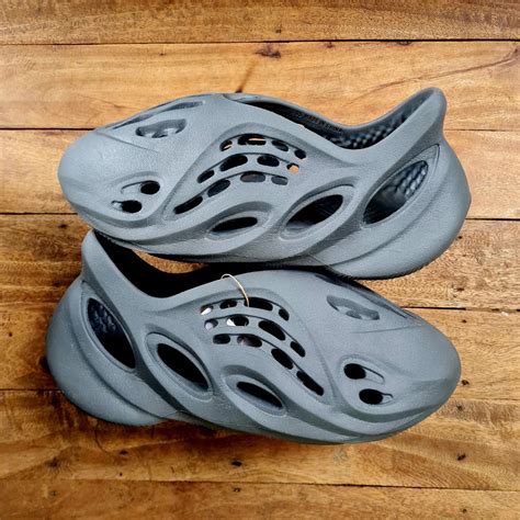 Yeezy Foam Runner Carbon On Carousell