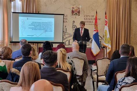 Predstavljen informator Programi podrške za nezaposlene žene Glas Šumadije
