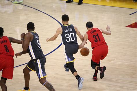 Nba今日助攻数据排行前十：利拉德12助攻、格林11助攻 球迷屋