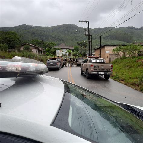 Agência Bancária é Assaltada E Criminosos Fazem Reféns No Vale Do Itajaí