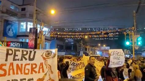 Dina Boluarte Protestan Contra Presidenta Afuera Del Estadio Nacional Durante Partido Entre