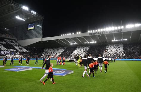 Newcastle Squad Sang £21m Newcastle Mans Name As He Entered The