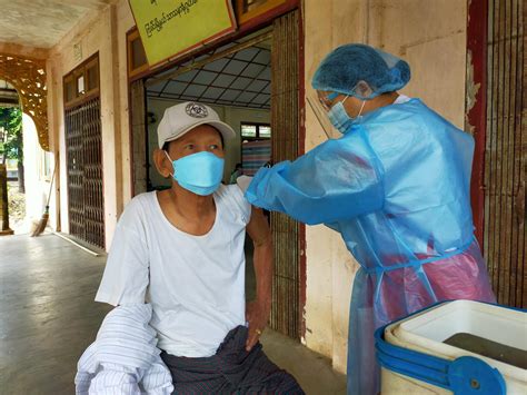 ကြံခင်းမြို့ရှိ အသက် ၁၈ နှစ်နှင့်အထက် ရဟန်း၊ သံဃာ၊ ပြည်သူများအား ကိုဗစ် ၁၉ ရောဂါကာကွယ်ဆေး ပထမ