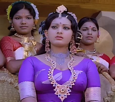 Unnimary Deepa In Thacholi Ambu Unnimary Deepa Flashback