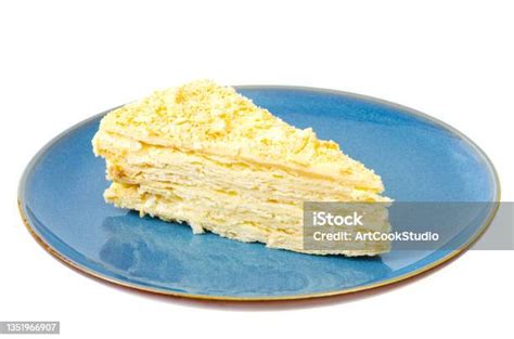크림과 수제 퍼프 페이스트리 의 조각으로 접시 스튜디오 사진 그릇에 대한 스톡 사진 및 기타 이미지 그릇 미식가 바로 먹을 수 있는 Istock