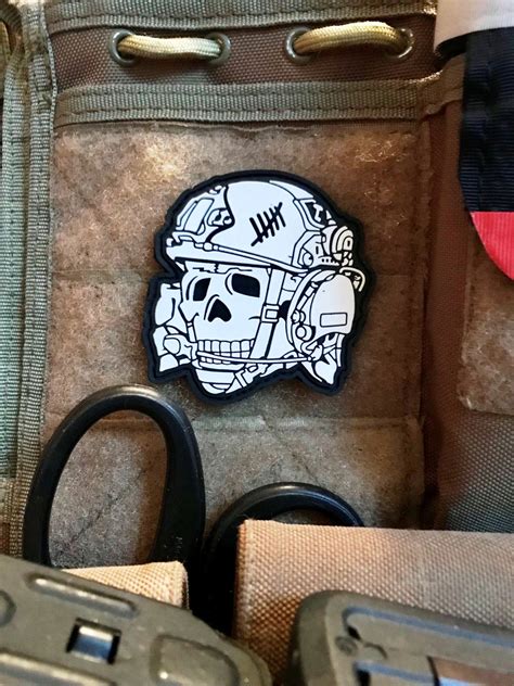 ПВХ шеврон “operator Toten Skull” білий Біла Сова