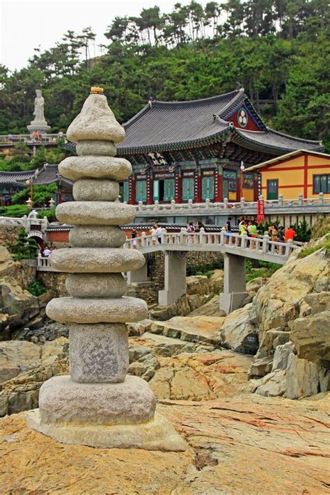 Tempio Della Spiaggia Di Yonggungsa Di Haedong A Busan Immagine Stock Editoriale Immagine Di