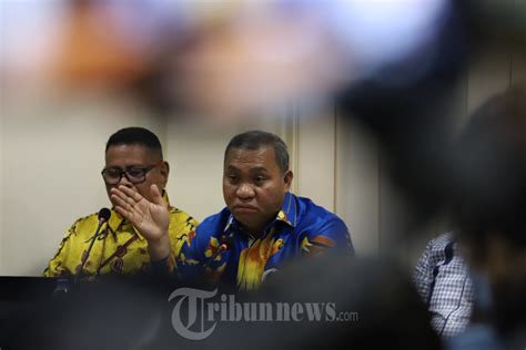 Konferensi Pers Kuasa Hukum Lukas Enembe Foto 4 1939612 TribunNews