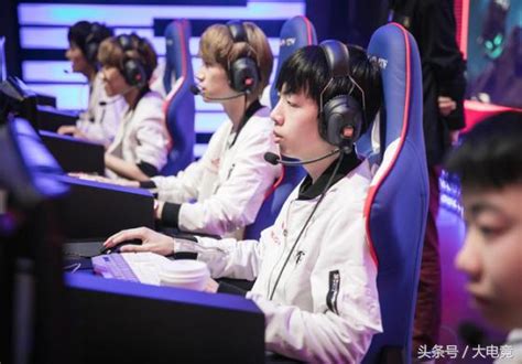 LOL司马老贼维鲁斯以一敌三超神表现RW2比0完胜RNG