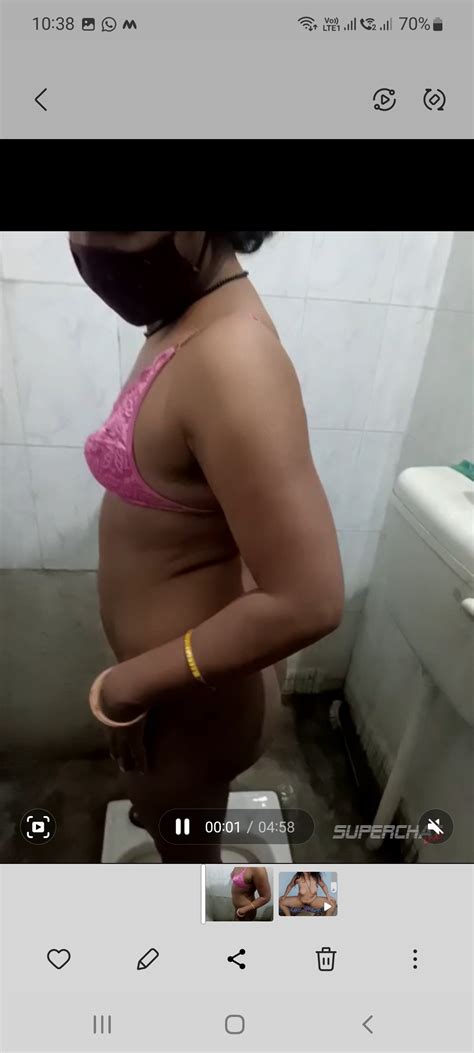 Aunty Pissing Show