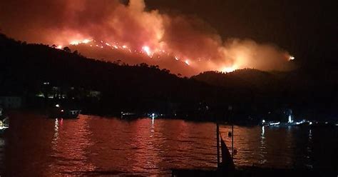 Bodrum Mazı Yangınına Tekne Ile Müdahale Album On Imgur