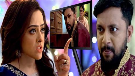 ভিডিও ফুটেজ দেখে দেবুদাকে ঘার ধাক্কা দিয়ে বাড়ি থেকে বের করে দিল
