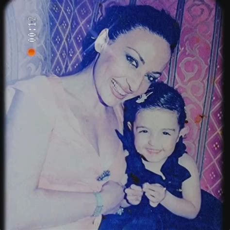 ყველაფერი საუკეთესო შენთვის დედა მიყვარხარ გილოცავ მარიამ მამულაშვილი ლელა წურწუმიას