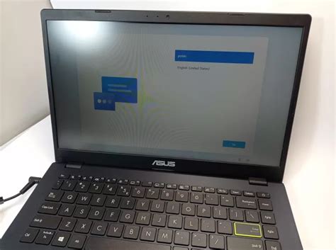 LAPTOP ASUS VIVOBOOK E M JAK NOWY Laptopy Loombard Pl