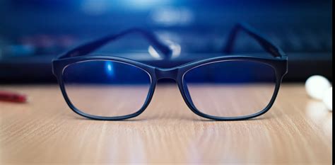 Theres No Evidence That Blue Light Blocking Glasses Help With Sleep