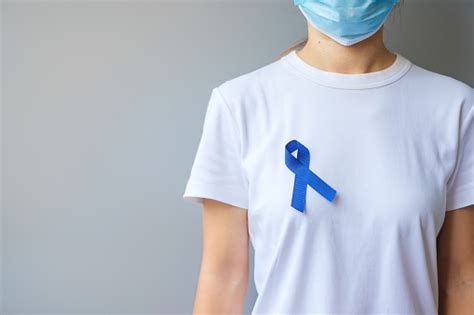 3월 대장암 인식의 달 살아있는 사람과 질병을 지원하는 다크 블루 리본 헬스케어 희망 및 세계 암의 날 개념 2월에 대한 스톡 사진 및 기타 이미지 Istock