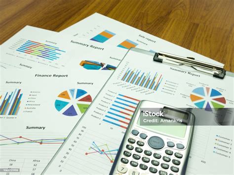 비즈니스 보고서 차트 및 금융 계산기 테이블 분석 그래프 0명에 대한 스톡 사진 및 기타 이미지 0명 가격 가격 리스트 Istock