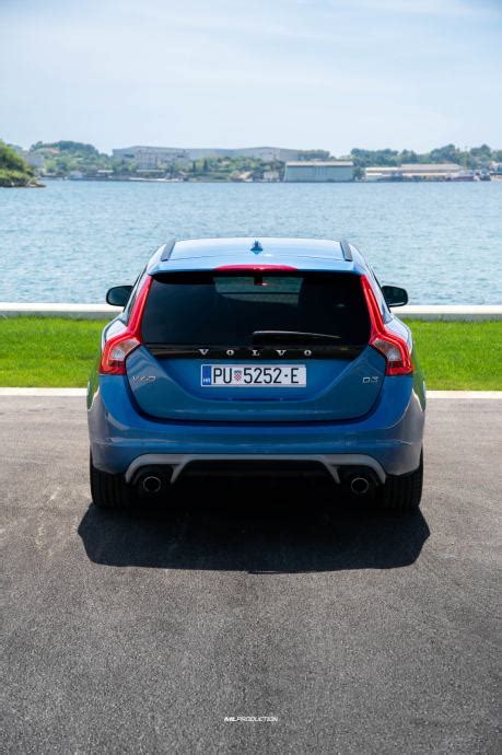 Volvo V60 D3 R Design 2018 God