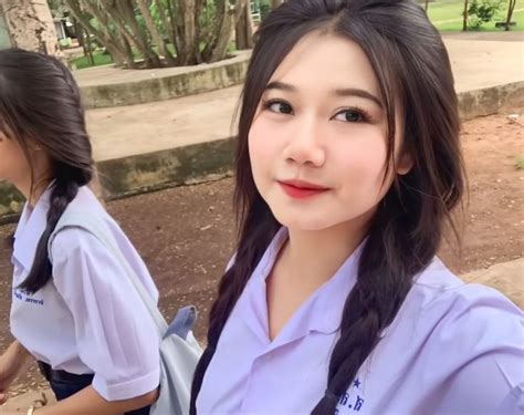 Pinterest ผมยาวปานกลาง ไอเดียทรงผม ผมยาว