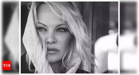 Pamela Anderson Says She Never Read Letter From Pam And Tommy Star Lily