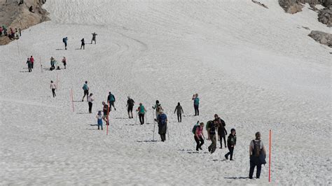 Austrian Alps Six Dead As Two Avalanches Hit Two Separate Areas