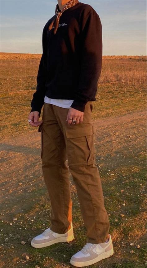 How To Style Brown Cargo Pants For Men In 5 Easy Steps 2024
