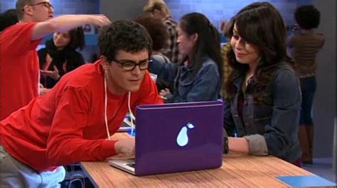 Video Galleryipear Store Icarly Wiki Fandom Powered By Wikia
